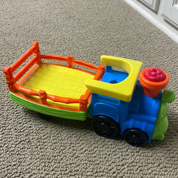 Fisher Price Toys Fisher Price Zoo Train Great Condition Train Only